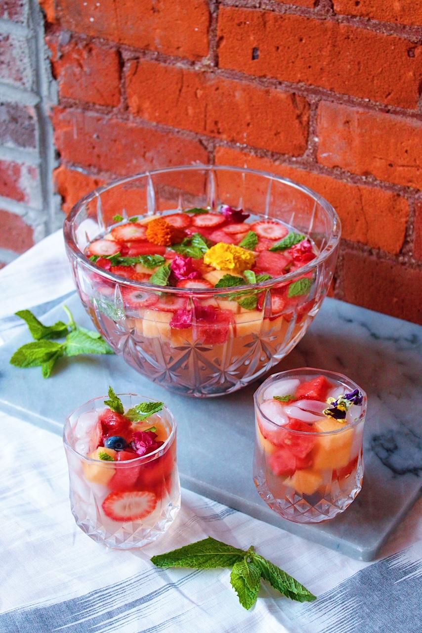 Easy Rosé Punch - Cuisine & Cocktails